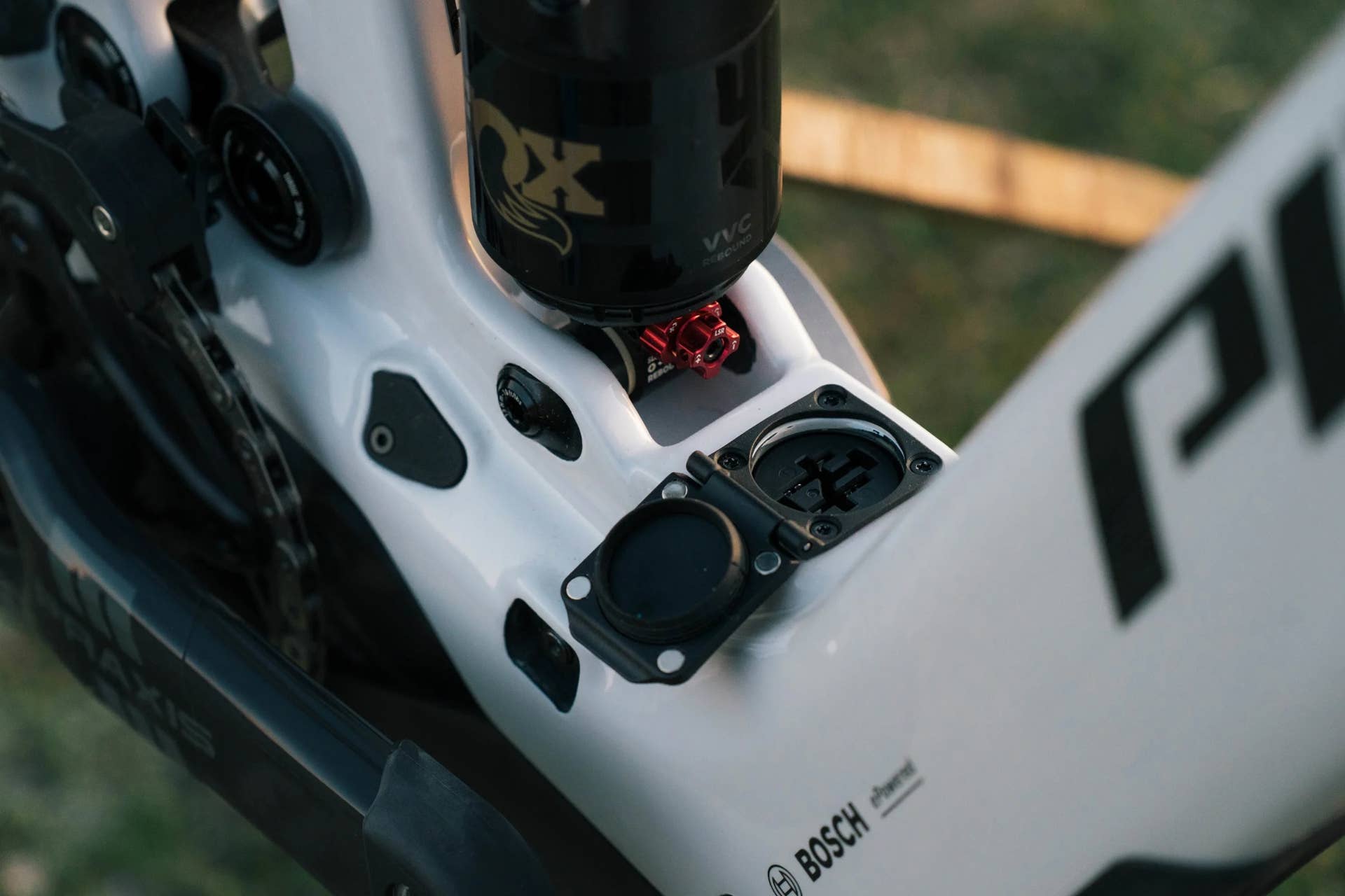 New Pivot Shuttle eMTB 2025: First Look & Specs Review - Adventure ...