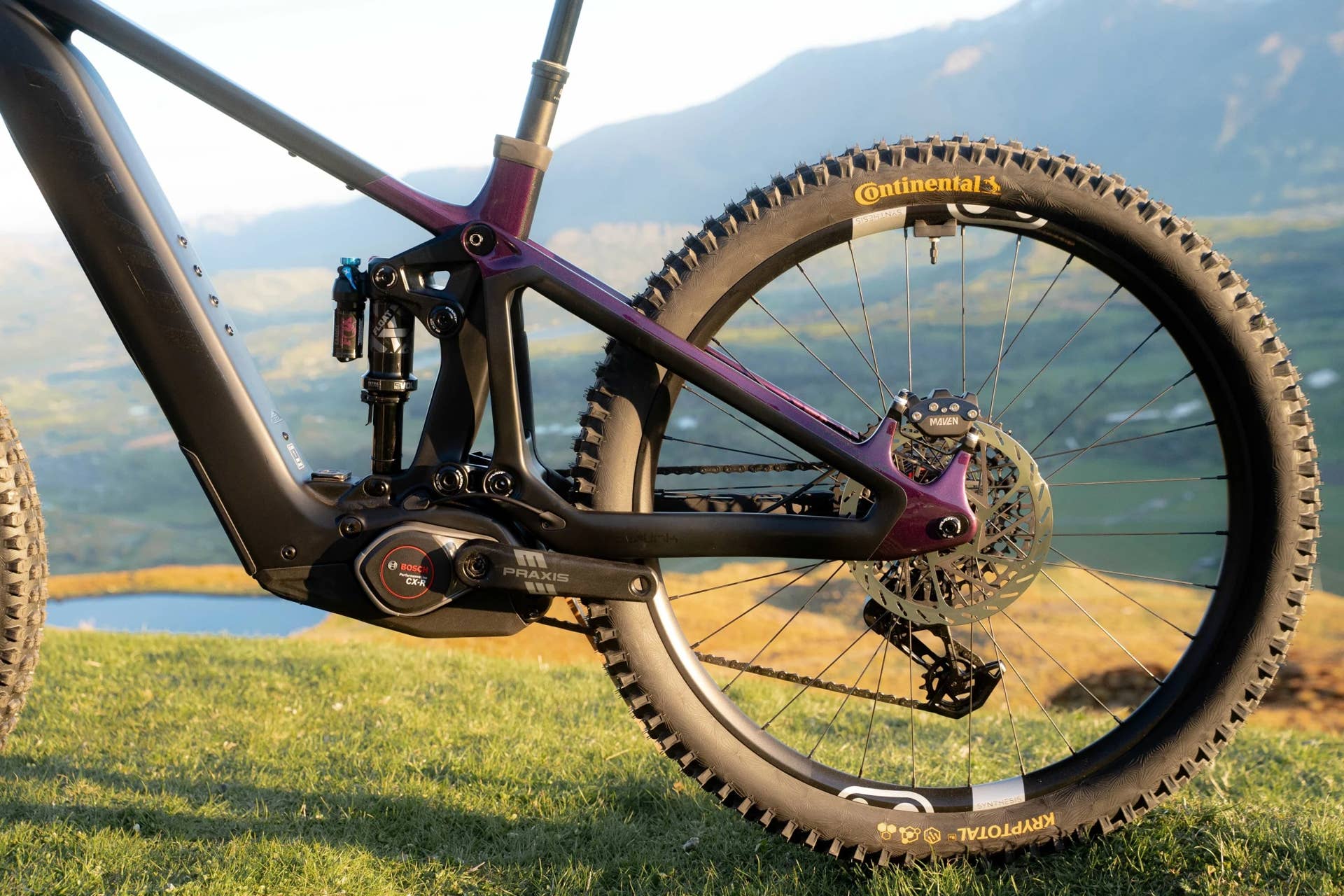 New Pivot Shuttle eMTB 2025: First Look & Specs Review - Adventure ...