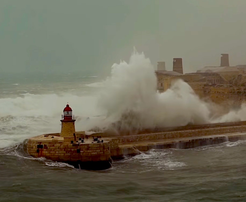 Record Breaking 52-Foot Wave Surges in Mediterranean Sea During Cyclone ...